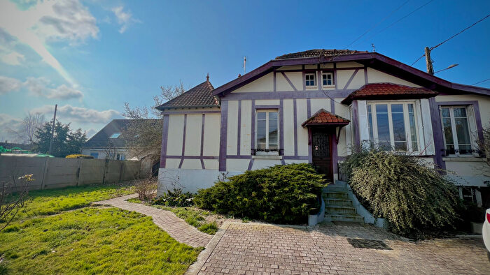 Maison à vendre - Goussainville, Grenelle, Grandes-Bornes - 7 pièces - 5 chambres