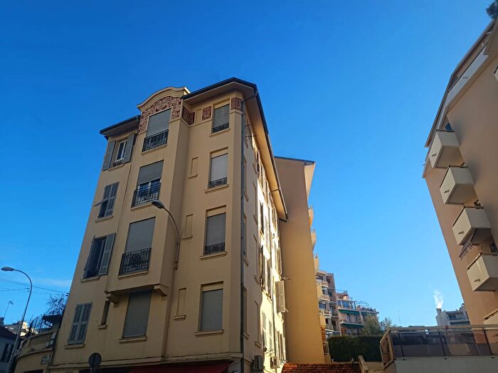 Appartement à vendre - Nice, Saint-Sylvestre - 2 pièces - 1 chambre