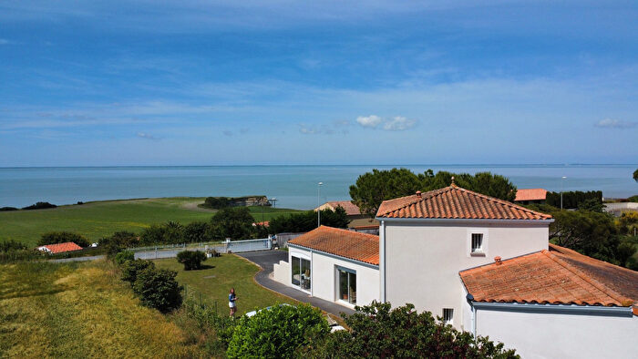 Maison 5 pièces à Barzan, à vendre