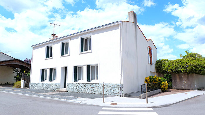 Maison à vendre - Venansault - 8 pièces - 6 chambres