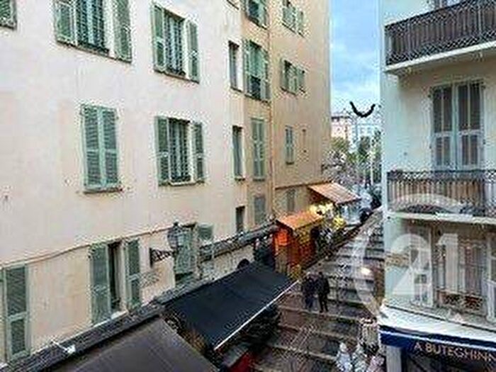 Appartement à louer - Nice - 4 pièces - 2 chambres