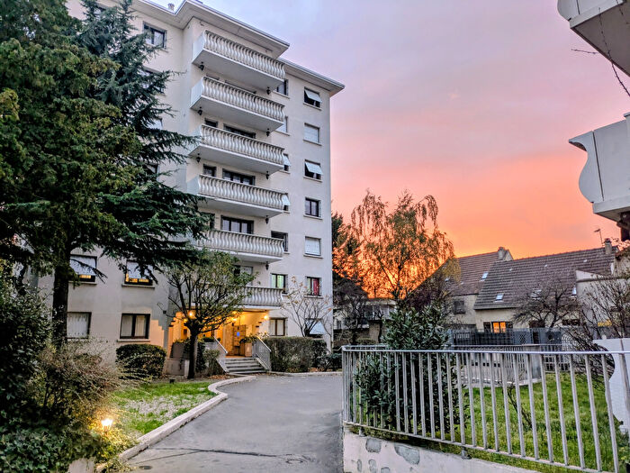 Appartement à vendre - Le Bourget, Hôtel de Ville - 6 pièces - 4 chambres