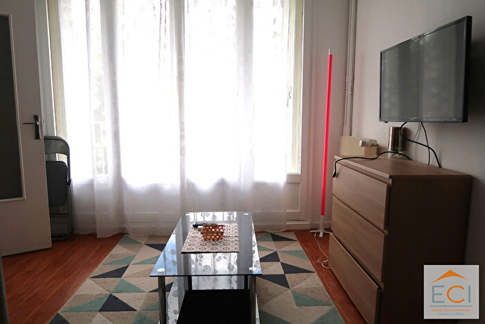 Appartement à louer - Limoges, Aurence, Corgnac, Cité universitaire, Beaublanc - 1 pièce