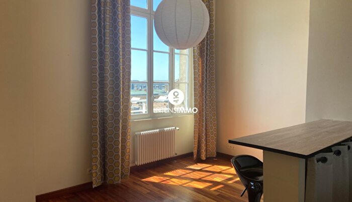 Appartement à louer - Bordeaux, Saint-Seurin - 2 pièces - 1 chambre