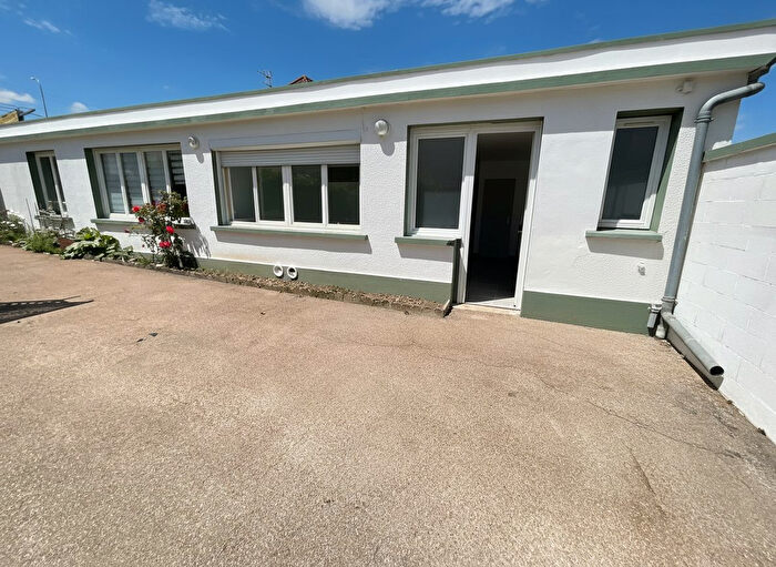 Maison 4 pièces à vendre à Saint-Julien-les-Villas