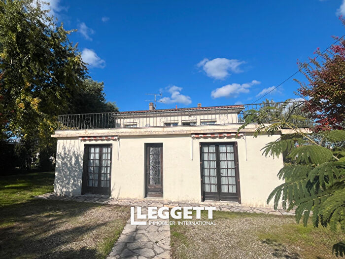 Maison à vendre - Pineuilh - 11 pièces - 5 chambres