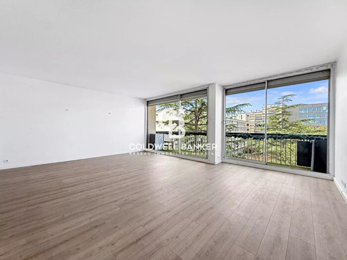 Suresnes, Carnot, Gambetta : Appartement 4 pièces à vendre