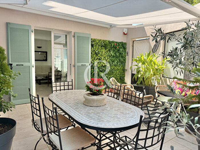 Appartement à vendre - Hyères, Centre-ville - 3 pièces - 2 chambres