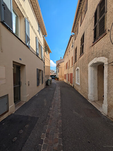 Appartement à louer - Six-Fours-les-Plages, Roumagnan, Talian, Audibert, Verger - 1 pièce