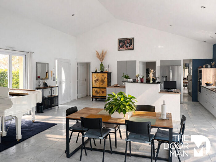 Maison à vendre - Haute-Goulaine - 7 pièces - 5 chambres