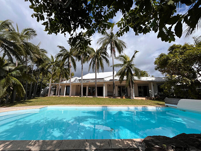 Maison à vendre - Saint-Denis, Providence, Les Camélias - 9 pièces - 7 chambres