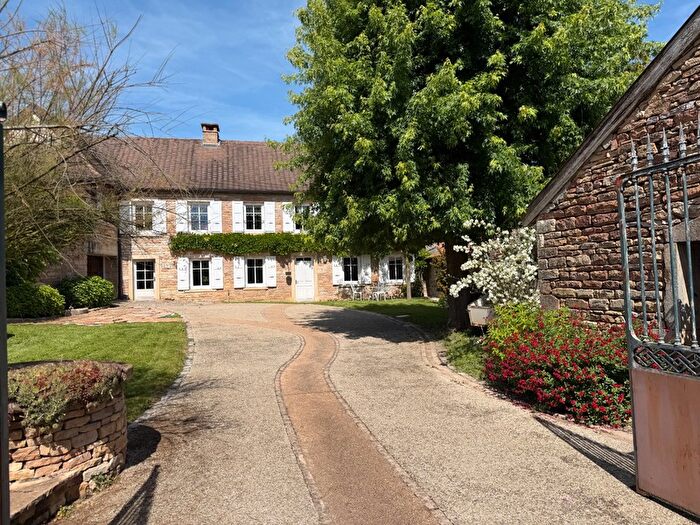Senozan : Maison 8 pièces à vendre
