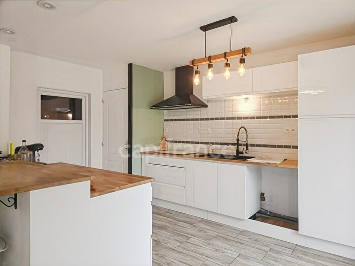 Maison à vendre - Villaines-sous-Lucé - 8 pièces - 6 chambres