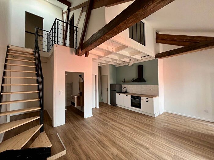 Appartement à louer - Sainte-Livrade-sur-Lot - 3 pièces - 2 chambres