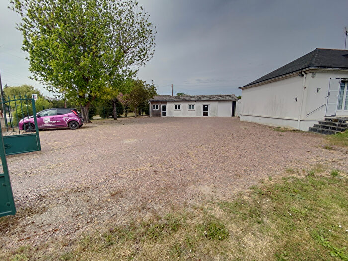 Beaufort-en-Vallée - Maison 3 pièces à vendre