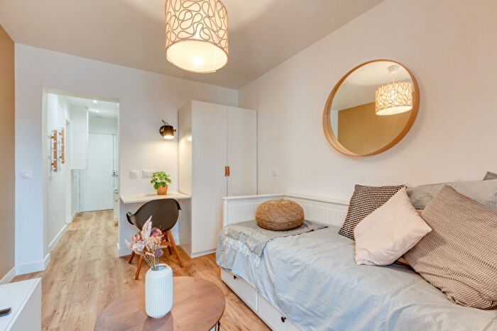 Appartement à louer - Paris e , Bel-Air, Sud - 1 pièce