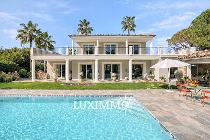 Maison à vendre - Mougins, Le Colombier, Colombe, Cabrières, Le Bordé - 8 pièces - 5 chambres