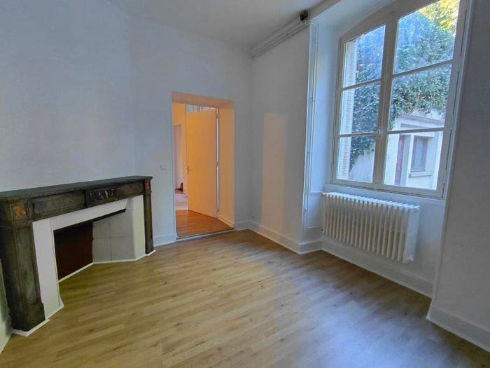 Centre, Chapelle des Buis, Besançon : Appartement 3 pièces à louer
