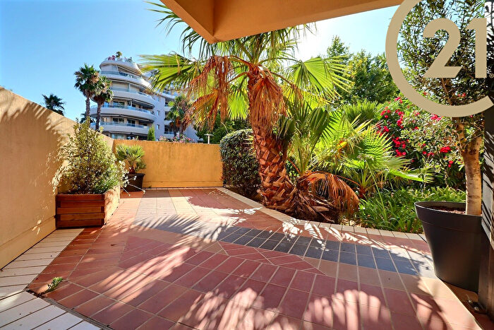 Appartement à vendre - Fréjus - 3 pièces - 2 chambres