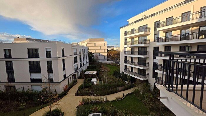 Appartement à louer - Les Joncs Marins-Croix dEau, Le Perreux-sur-Marne - 4 pièces - 3 chambres