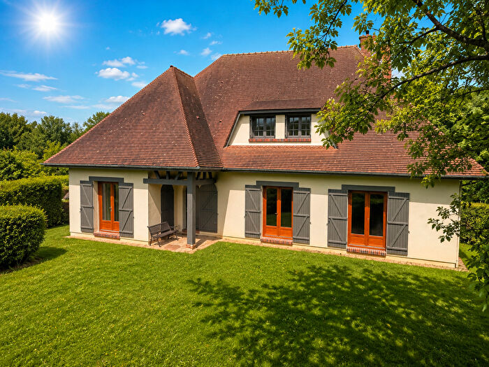 Maison 7 pièces à Les Hogues, à vendre