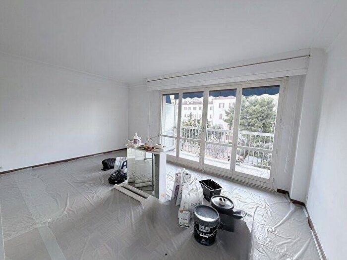 Appartement à louer - Marseille ème arrondissement - 3 pièces - 2 chambres