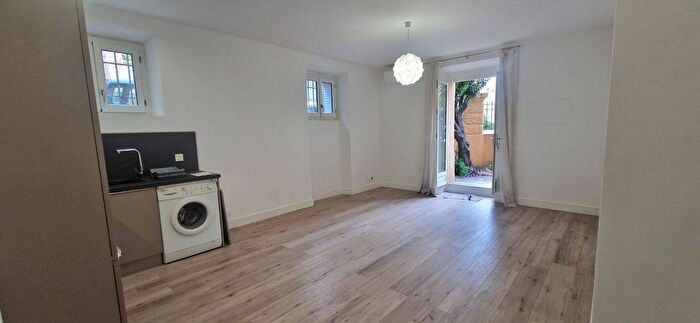 Appartement à louer - République, Cannes - 3 pièces - 2 chambres