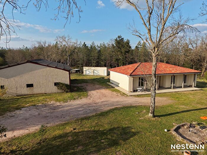 Maison à vendre - Sainte-Maure-de-Peyriac - 5 pièces - 3 chambres