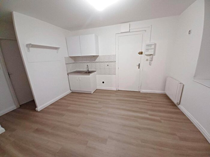 Appartement à louer - Aurillac - 2 pièces - 1 chambre