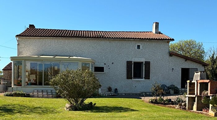 Cellefrouin - Maison 7 pièces à vendre
