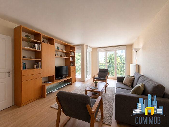Courbevoie, Faubourg de l'Arche : Appartement 4 pièces à vendre