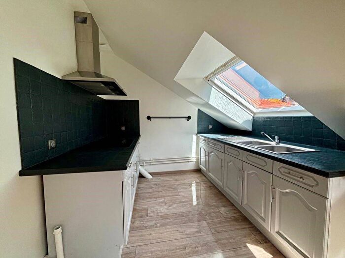 Cernay Jamin-Jean Jaurès-Epinettes, Reims : Appartement 3 pièces à louer