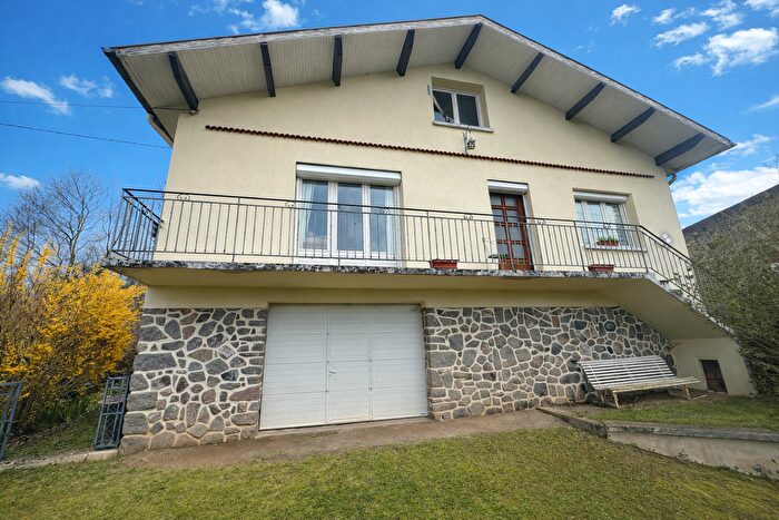 Maison à vendre - Celles-sur-Durolle - 3 pièces - 3 chambres