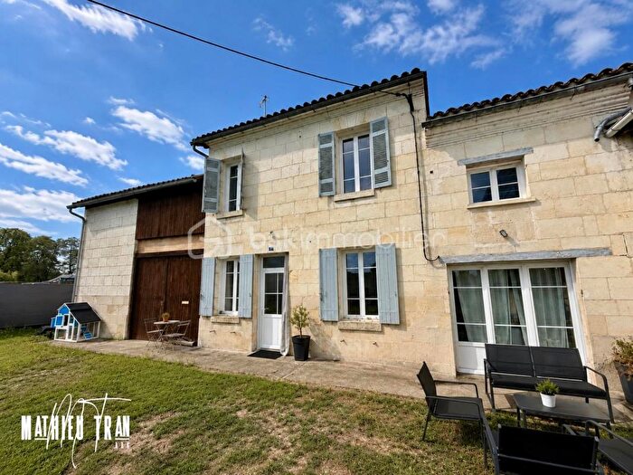 Maison 5 pièces à Saint-Aigulin, à vendre