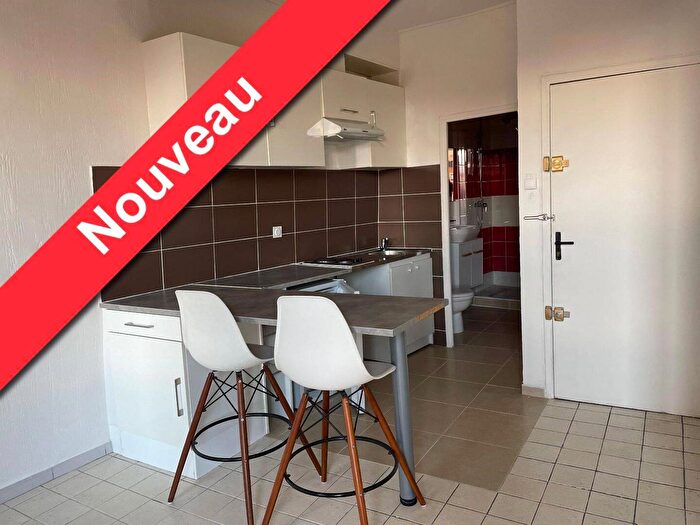 Appartement à louer - Centre Ancien, Draguignan - 1 pièce