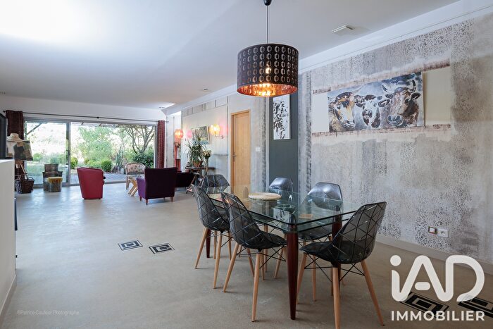 Maison 5 pièces à Lacenas, à vendre