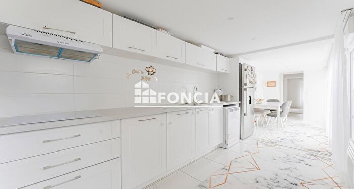 Maison à vendre - Pont-Saint-Martin - 4 pièces - 3 chambres