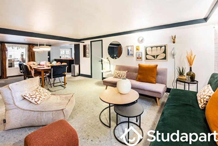 Appartement à louer - Berthelot-Avenue de Paris, Châtillon - 1 pièce - 1 chambre