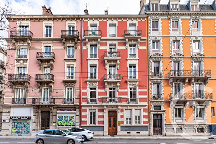 Appartement à vendre - Grenoble, Championnet - 2 pièces - 1 chambre