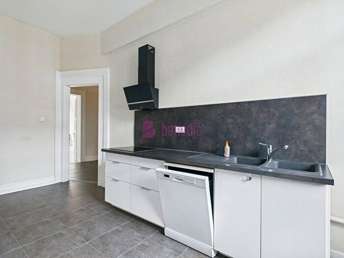 Appartement à louer - Centre-Ancienne Ville, Metz - 6 pièces - 4 chambres