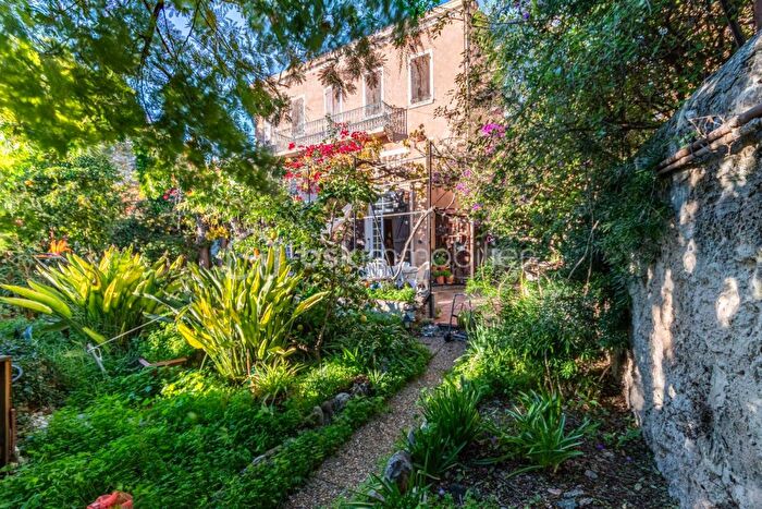 Maison à vendre - Toulon, Valbourdin - 10 pièces - 4 chambres