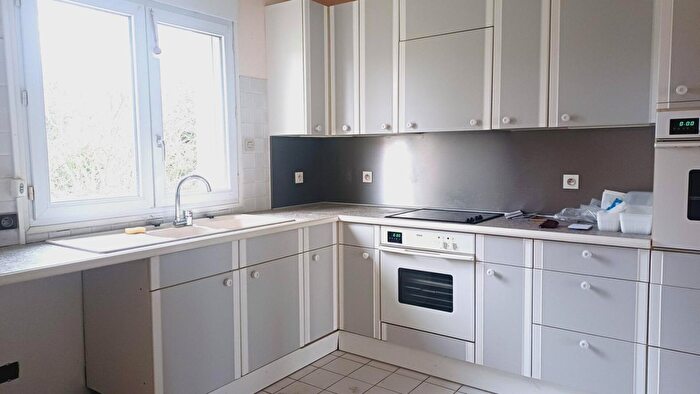 Appartement à vendre - Noyon, Est - 3 pièces - 2 chambres