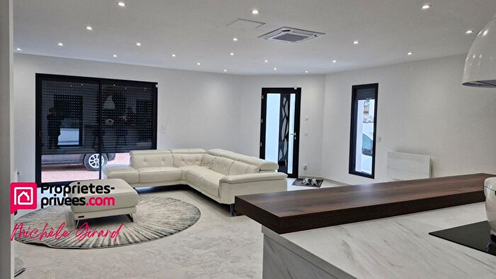 Maison à vendre - Villerest - 4 pièces - 3 chambres