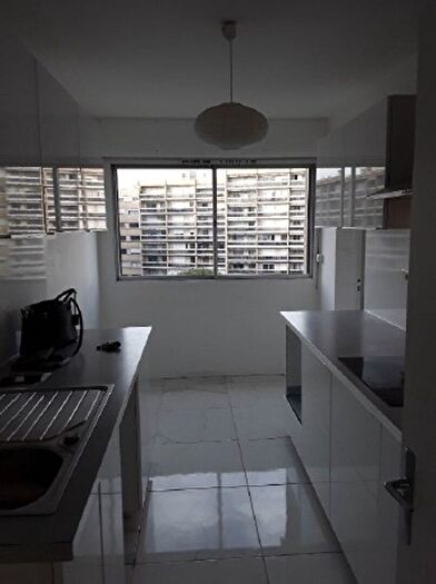 Appartement à louer - Marseille er , Saint-Charles - 4 pièces - 3 chambres