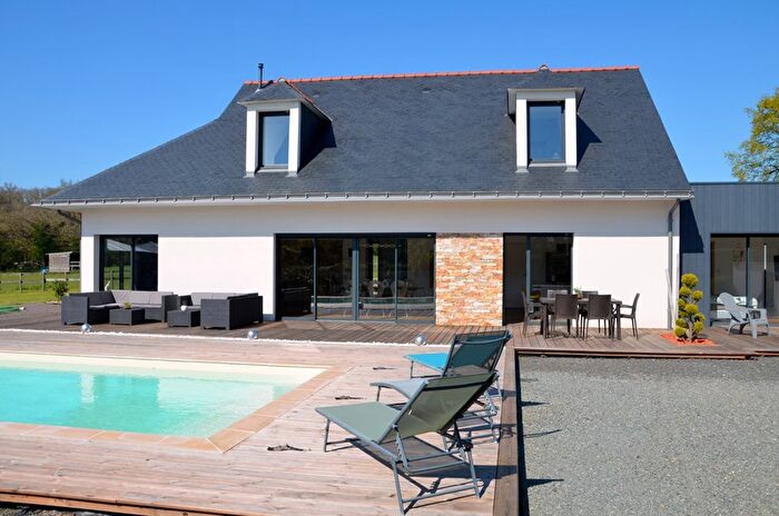 Maison à vendre - Saint-Martin-du-Fouilloux - 7 pièces - 3 chambres