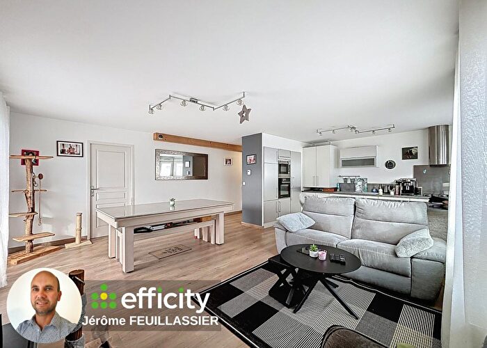 Appartement à vendre - Cluses, Centre-ville - 4 pièces - 3 chambres