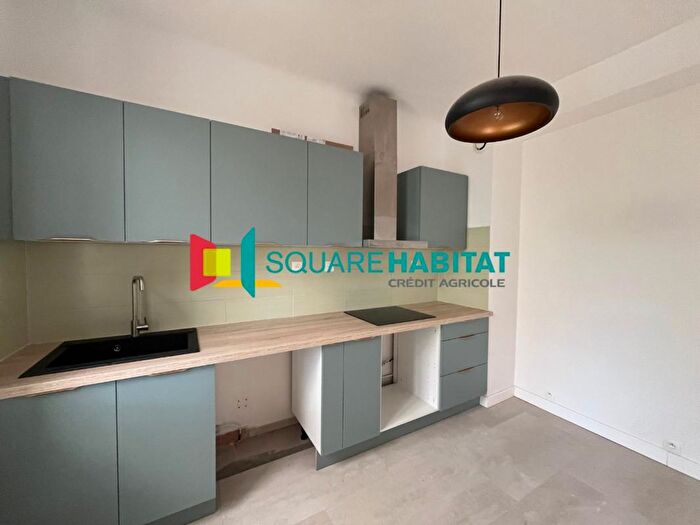 Maison à louer - Challuy - 6 pièces - 4 chambres