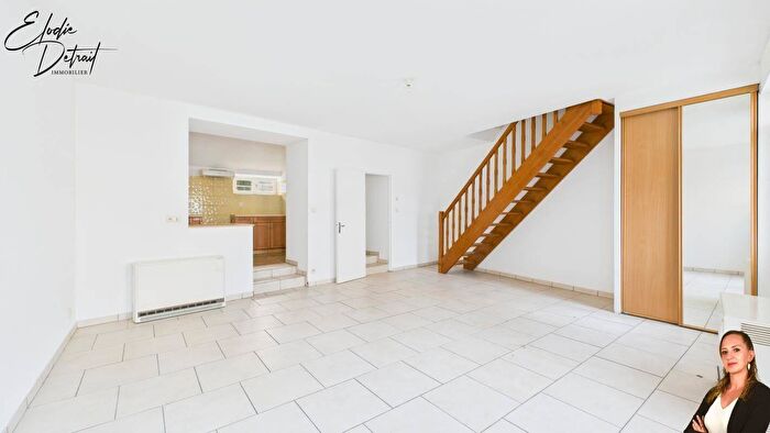 Maison 4 pièces à Loué, à louer