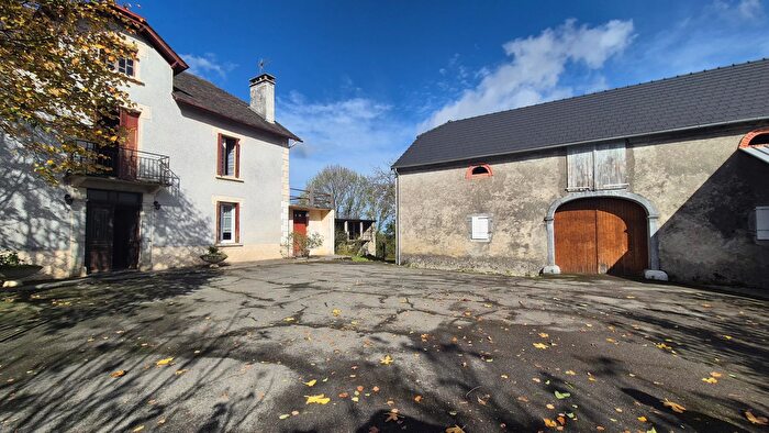 Maison à vendre - Lestelle-Bétharram - 7 pièces - 6 chambres