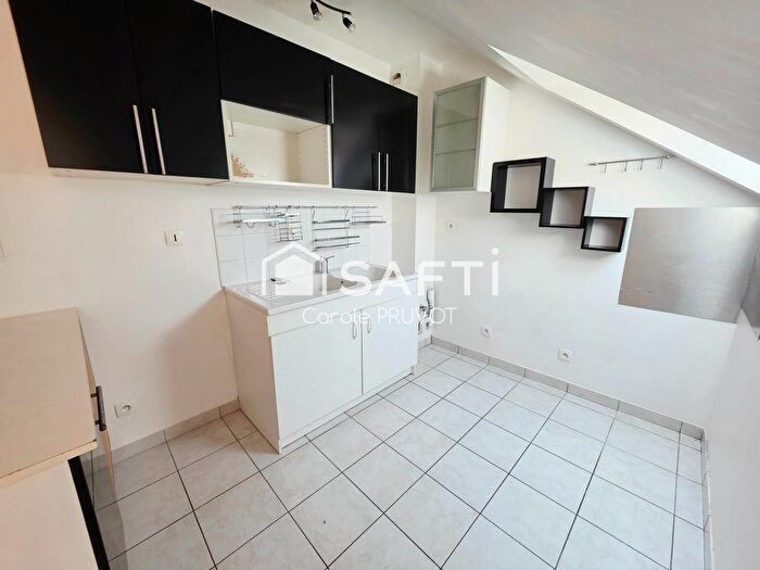 Bonnières-sur-Seine : Appartement 2 pièces à vendre